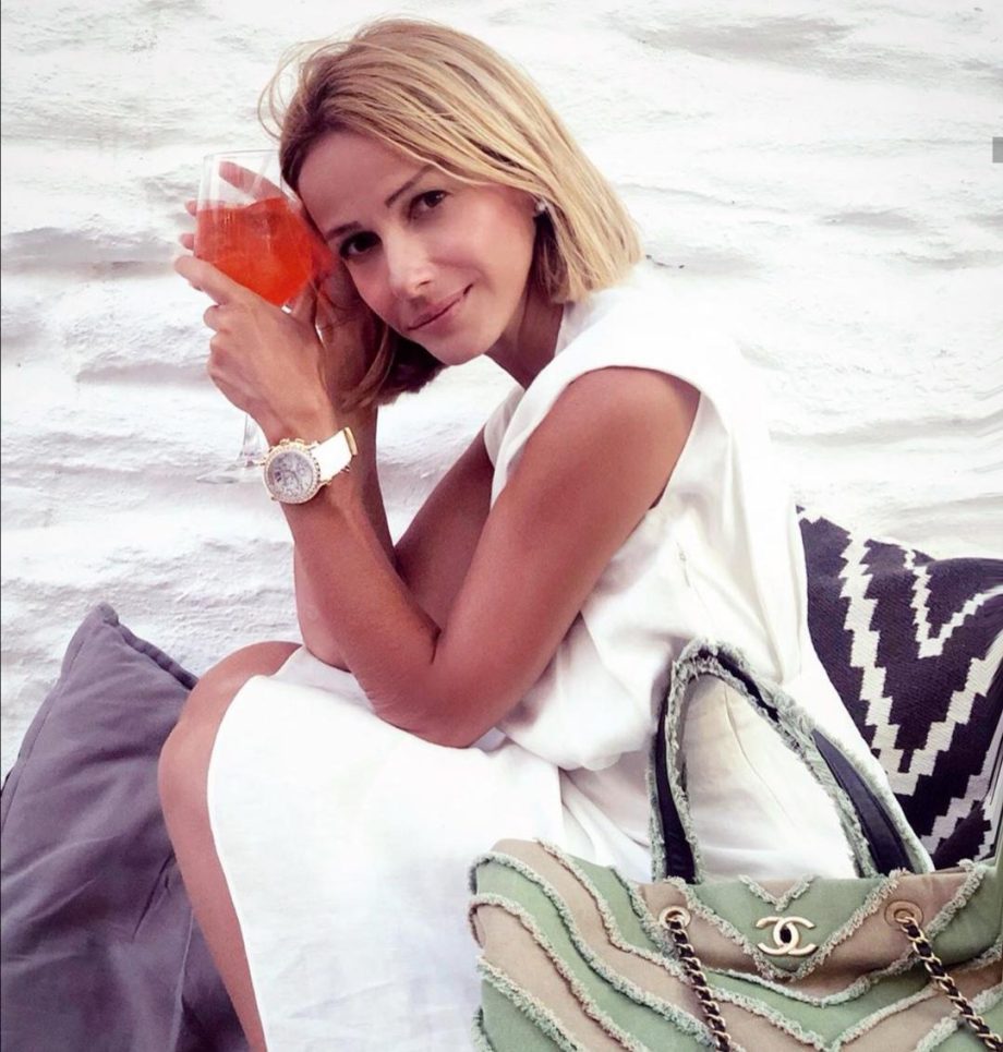 ΕΜΙΛΥ ΓΙΟΛΙΤΗ: ΤΟ ΑΠΟΛΥΤΟ STYLE ICON ΣΤΟ ΝΗΣΙ – Dolce
