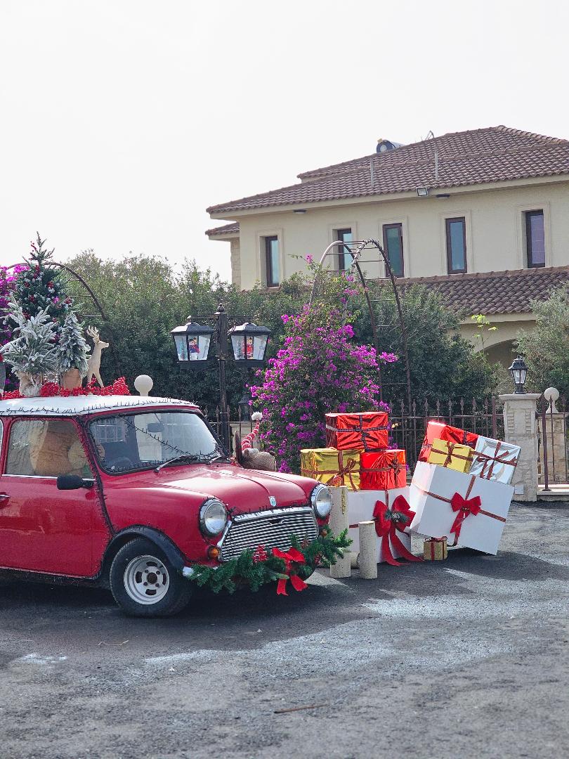 ΚΤΗΜΑ GEORGE MARIE: ΦΟΡΕΣΕ ΤΑ ΓΙΟΡΤΙΝΑ ΤΟΥ - Dolce